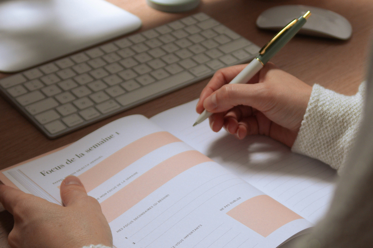 Returning to Work Postpartum: Your Complete Guide | Bare Mum